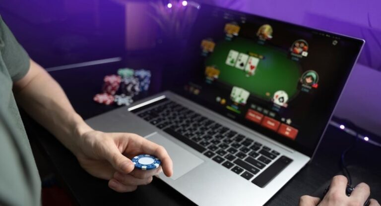 How to Win at Poker: Top 10 Strategy Tips for Beginners