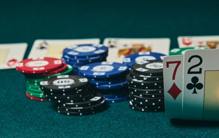 What Is a Kicker in Poker and How To Avoid Costly Mistakes