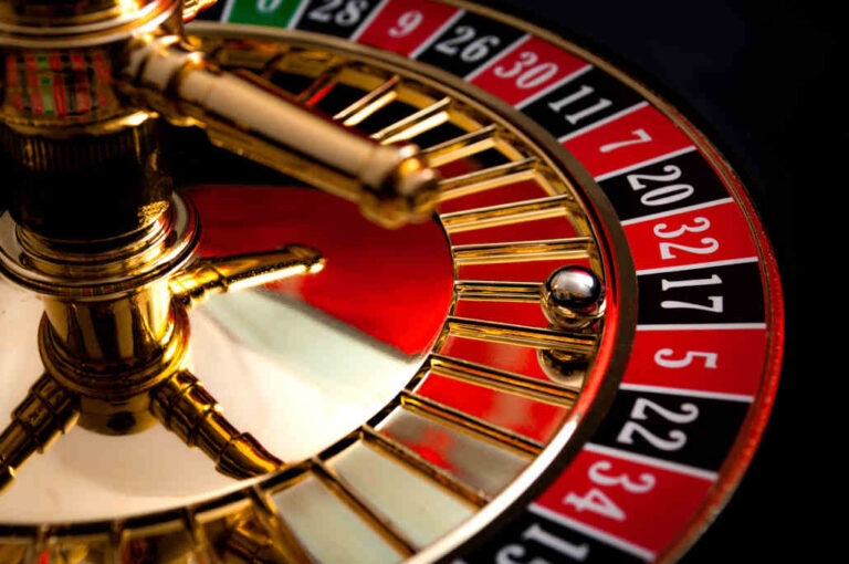 American Roulette Wheel Breakdown - Learn All You Need To Know