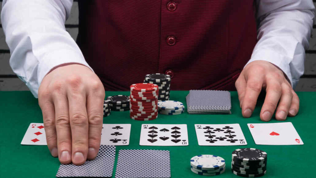 Playing Combo Draws in Cash Games – Top Tips from Upswing Poker