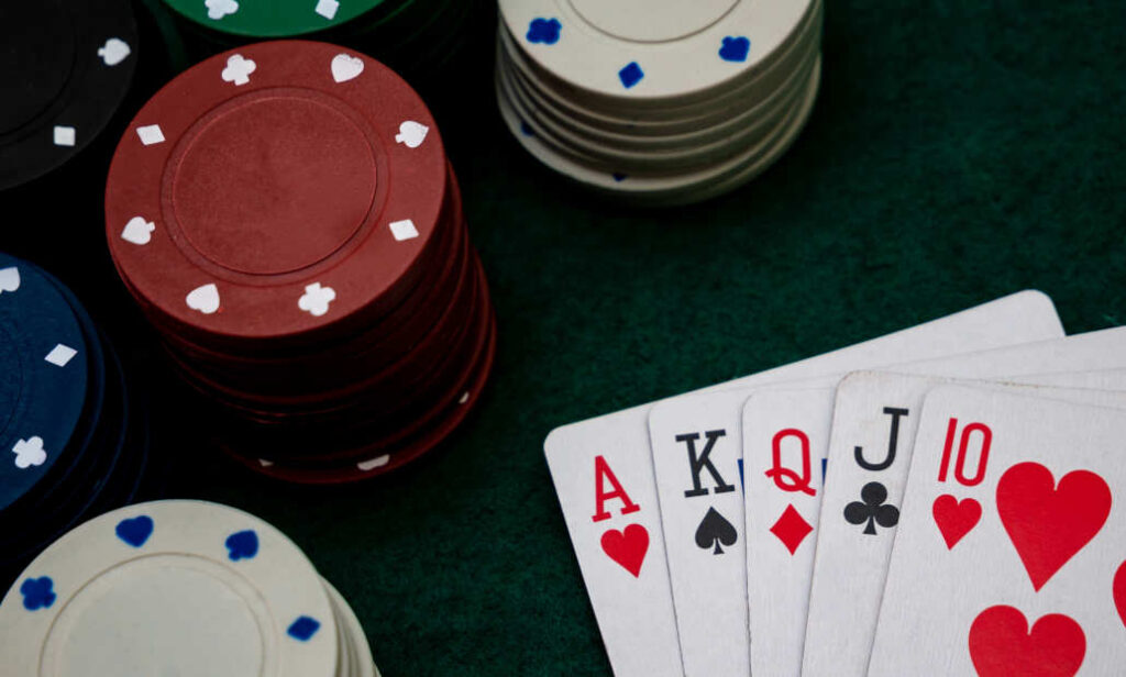 Does a Full House Beat a Straight In Poker & Why?