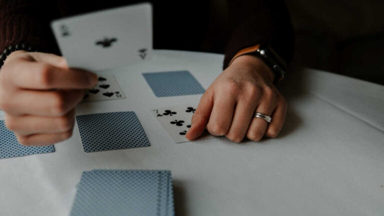 The Importance of Learning Online Poker Strategies as a Beginner