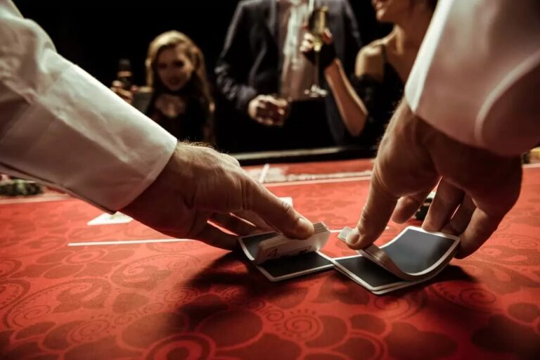 How to Deal Texas Holdem - Master Poker Deal Rules