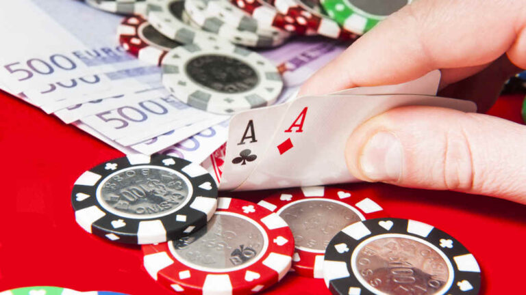 Pot Odds Explained – How to Calculate Pot Odds in Poker