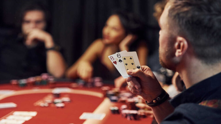 How To Play Caribbean Stud Poker - Rules & Best Strategies